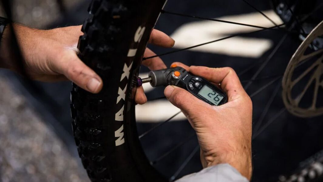 Bike Maintenance Checklist: Key Steps for a Smooth Ride | CANYON SE