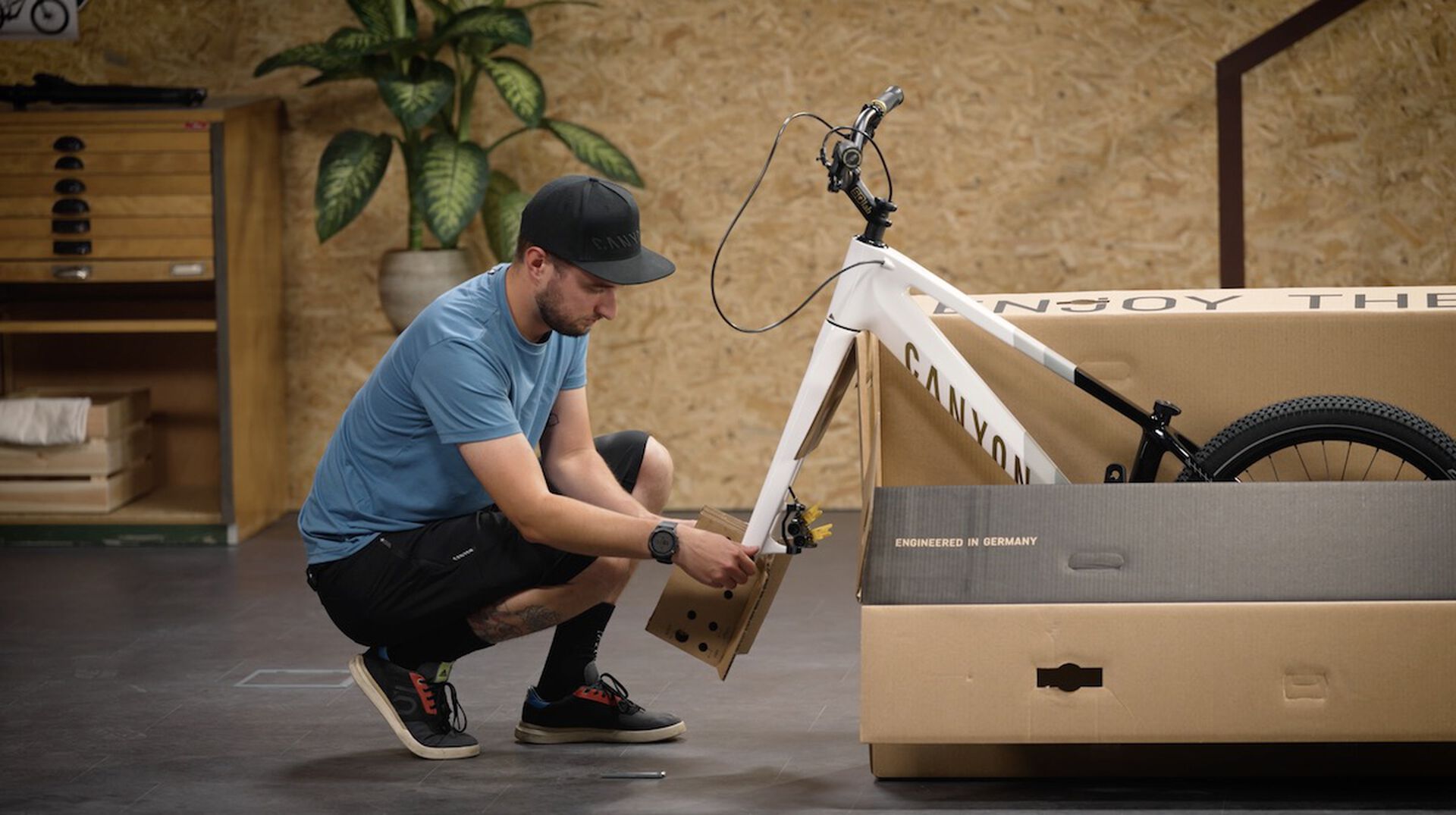 Stitched CFR Trial | CANYON GB