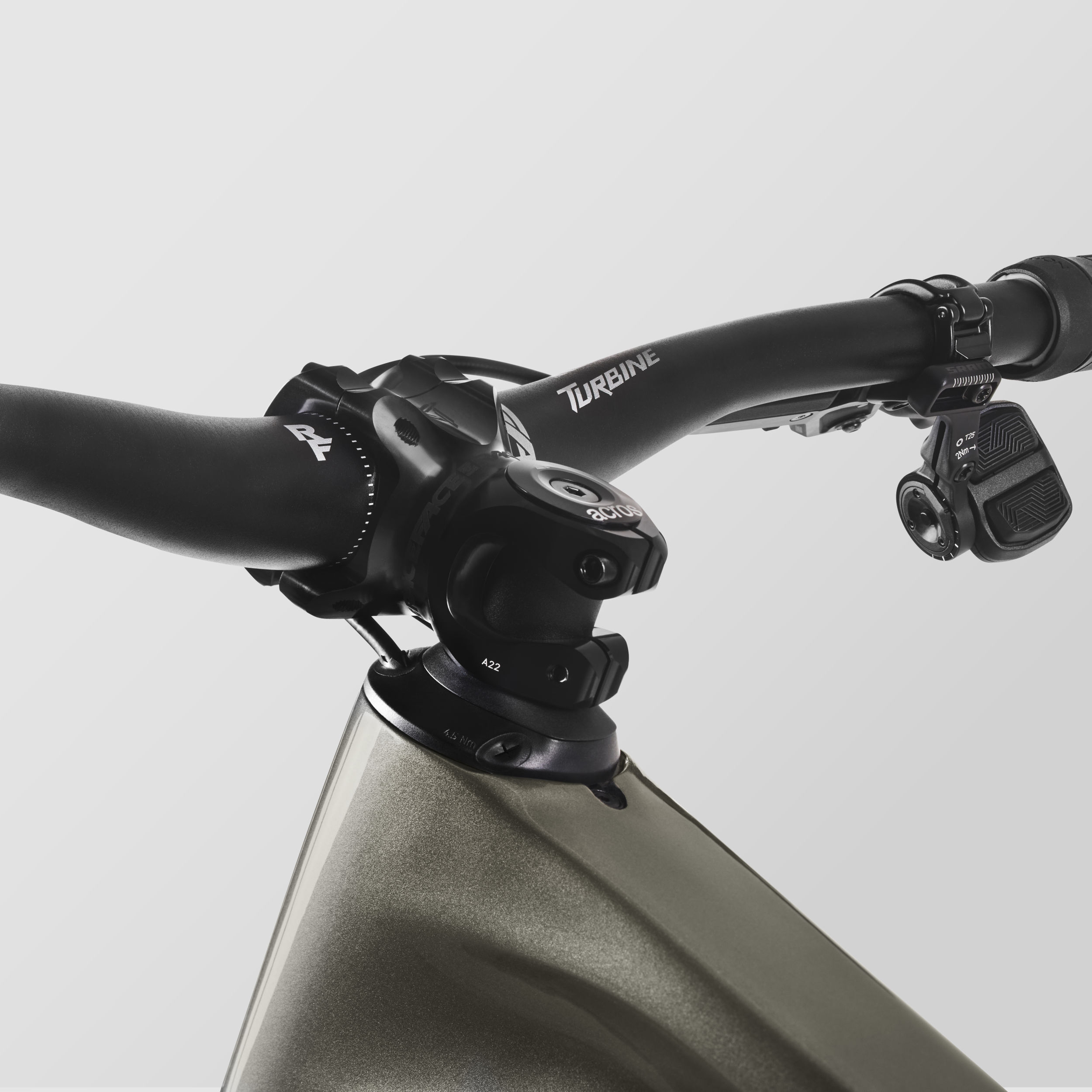 Neuron CF 9 | CANYON CZ