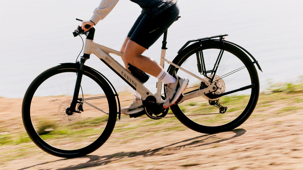 White electric bikes | CANYON CH