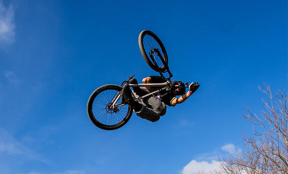 Dirt Bikes for Dirt Jump & Slopestyle | CANYON GB