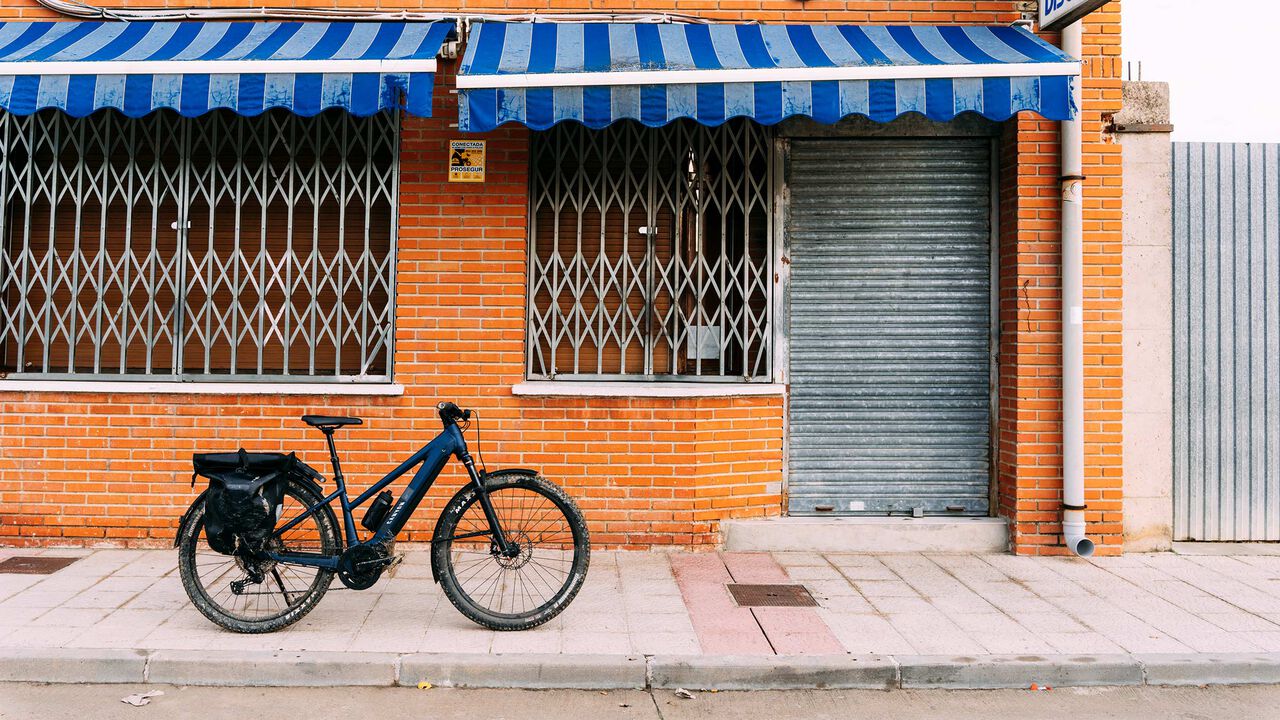 Blue electric bikes | CANYON US