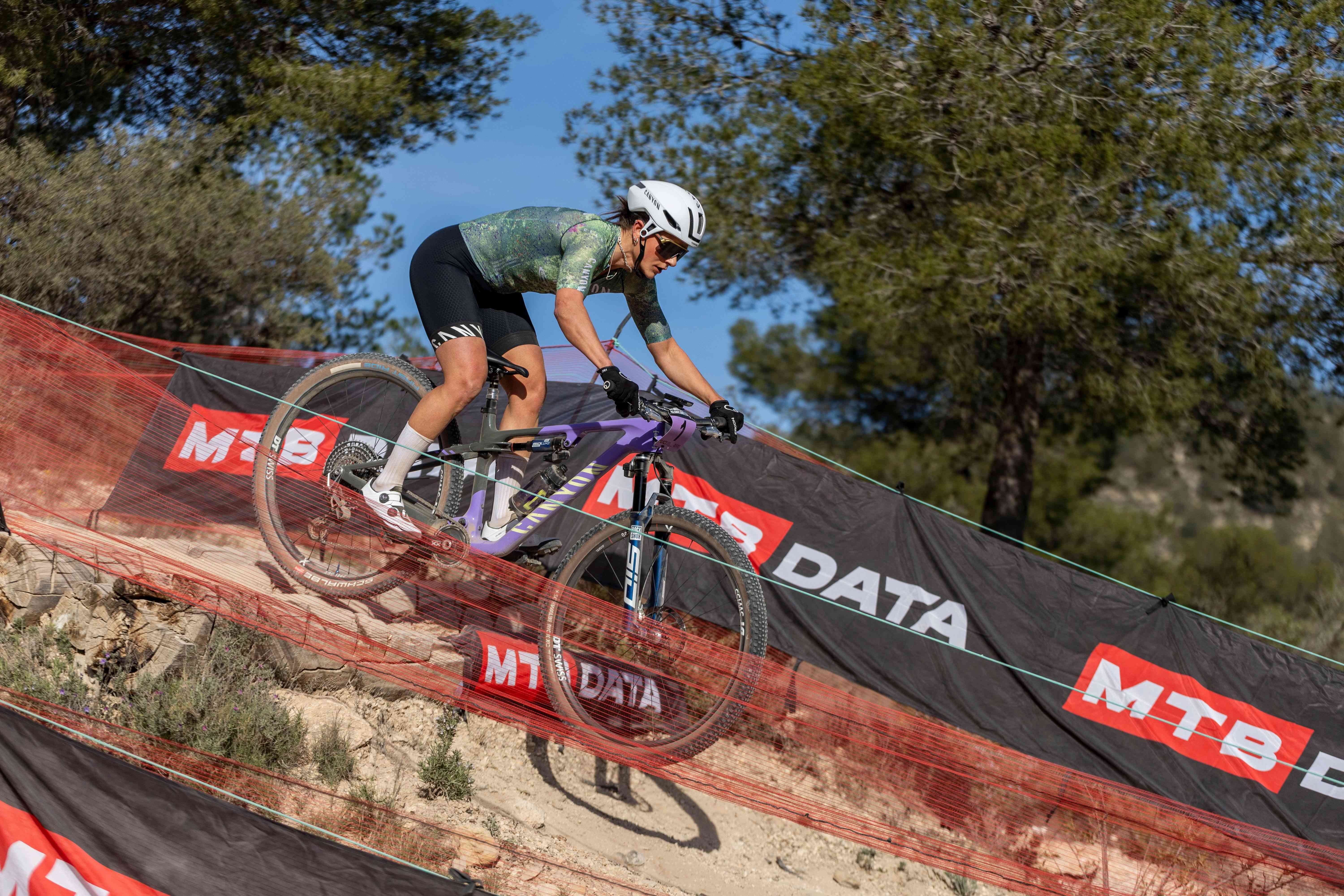 What is a downcountry bike? XC-trail crossover explained | CANYON BH